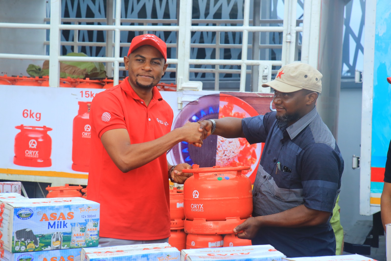 ORYX GAS, ASAS WAKABIDHI MISAADA KWA WAATHIRIKA MAFURIKO RUFIJI ...