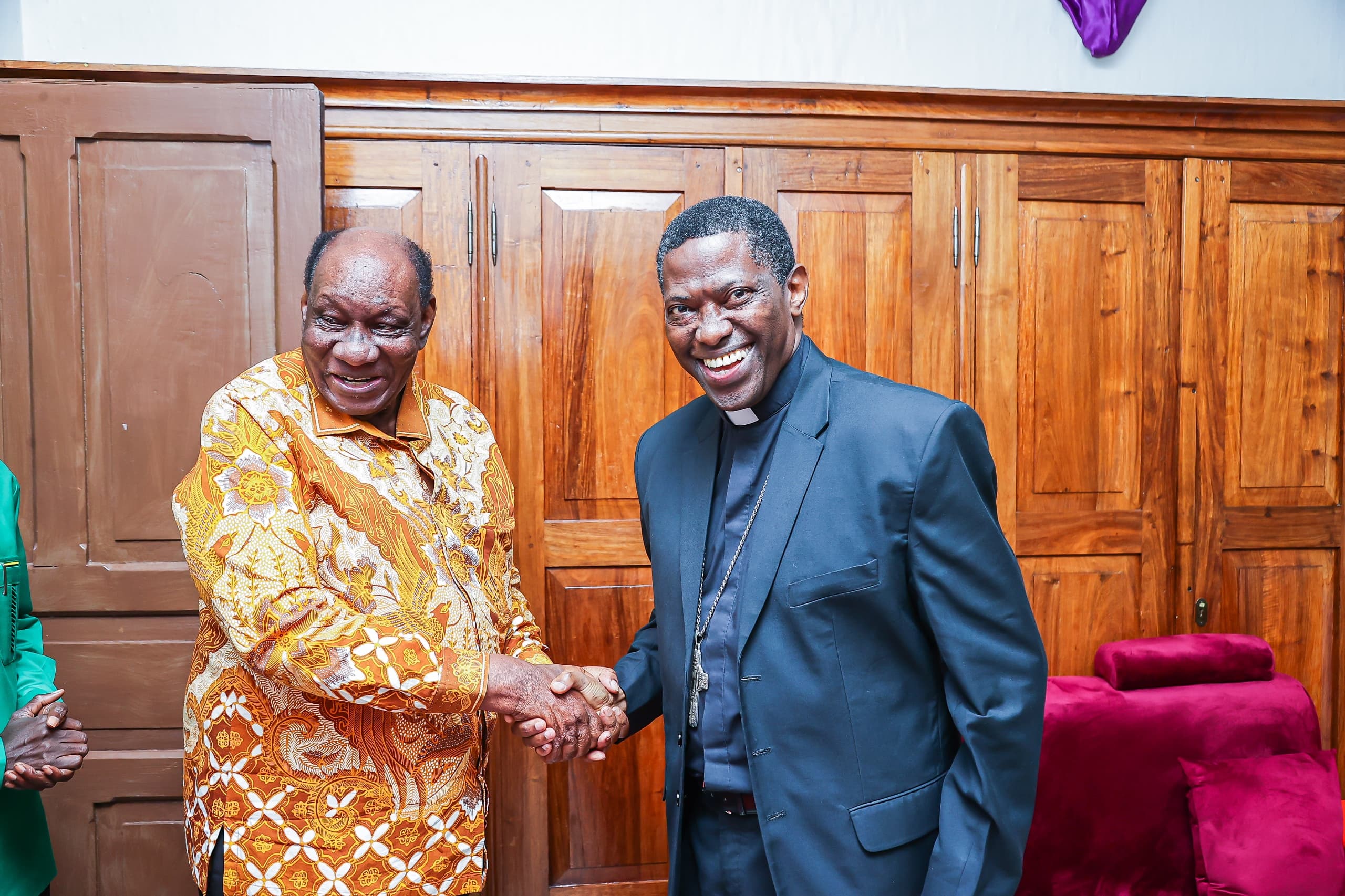 WASIRA AKUTANA NA KADINALI PROTASE RUGAMBWA TABORA - LAJIJI MEDIA